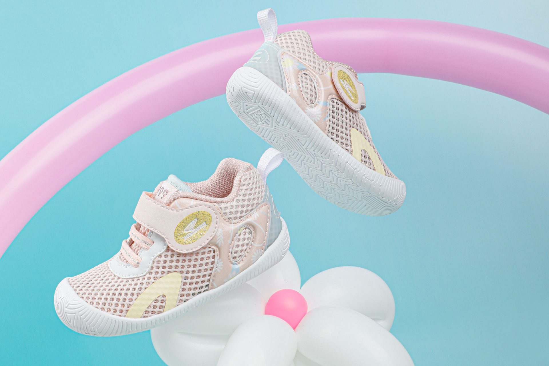 Breathable Pink Mesh Sneakers for Kids - 210 AED